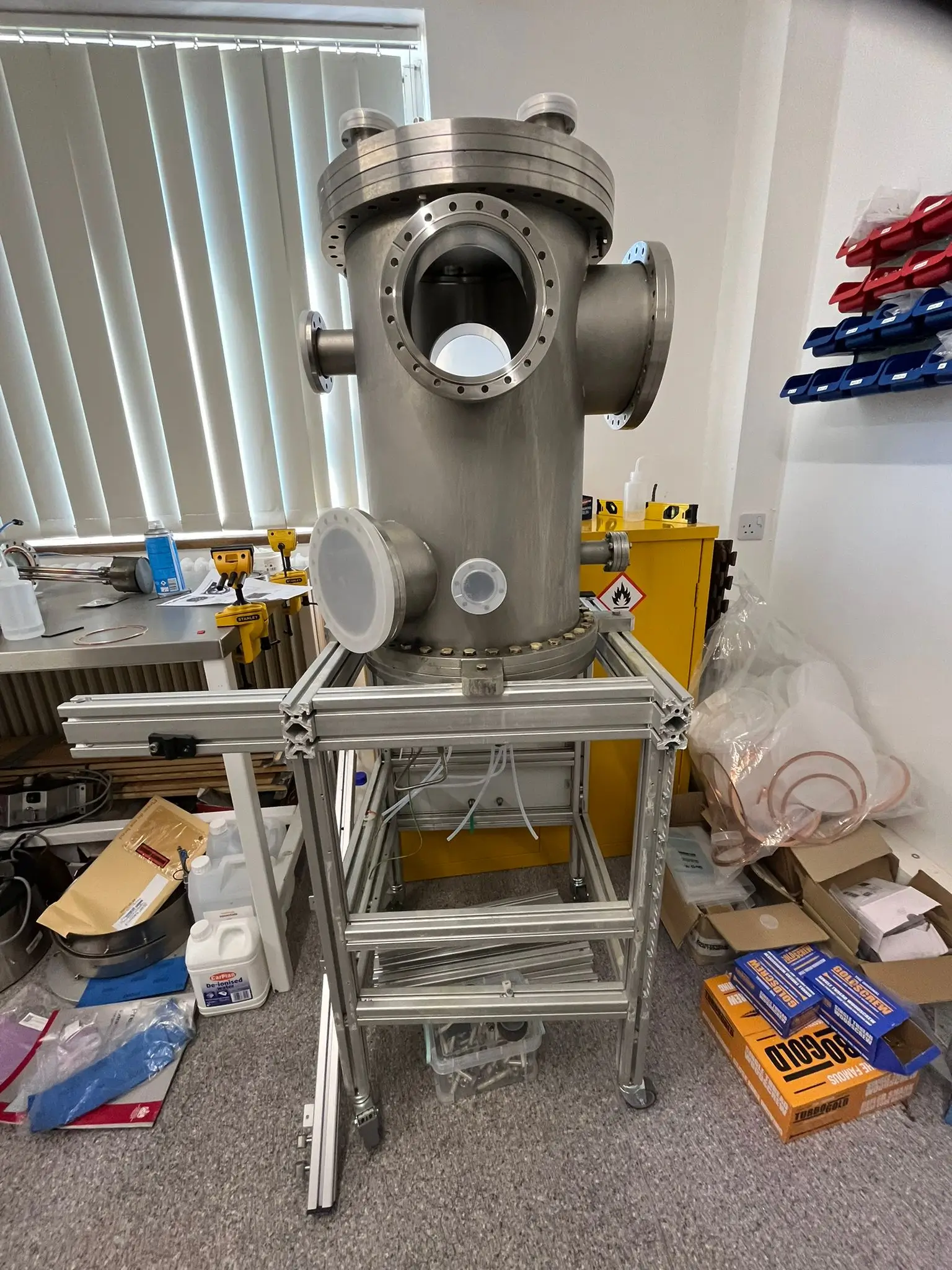 Cylindrical Sputter chamber on Frame