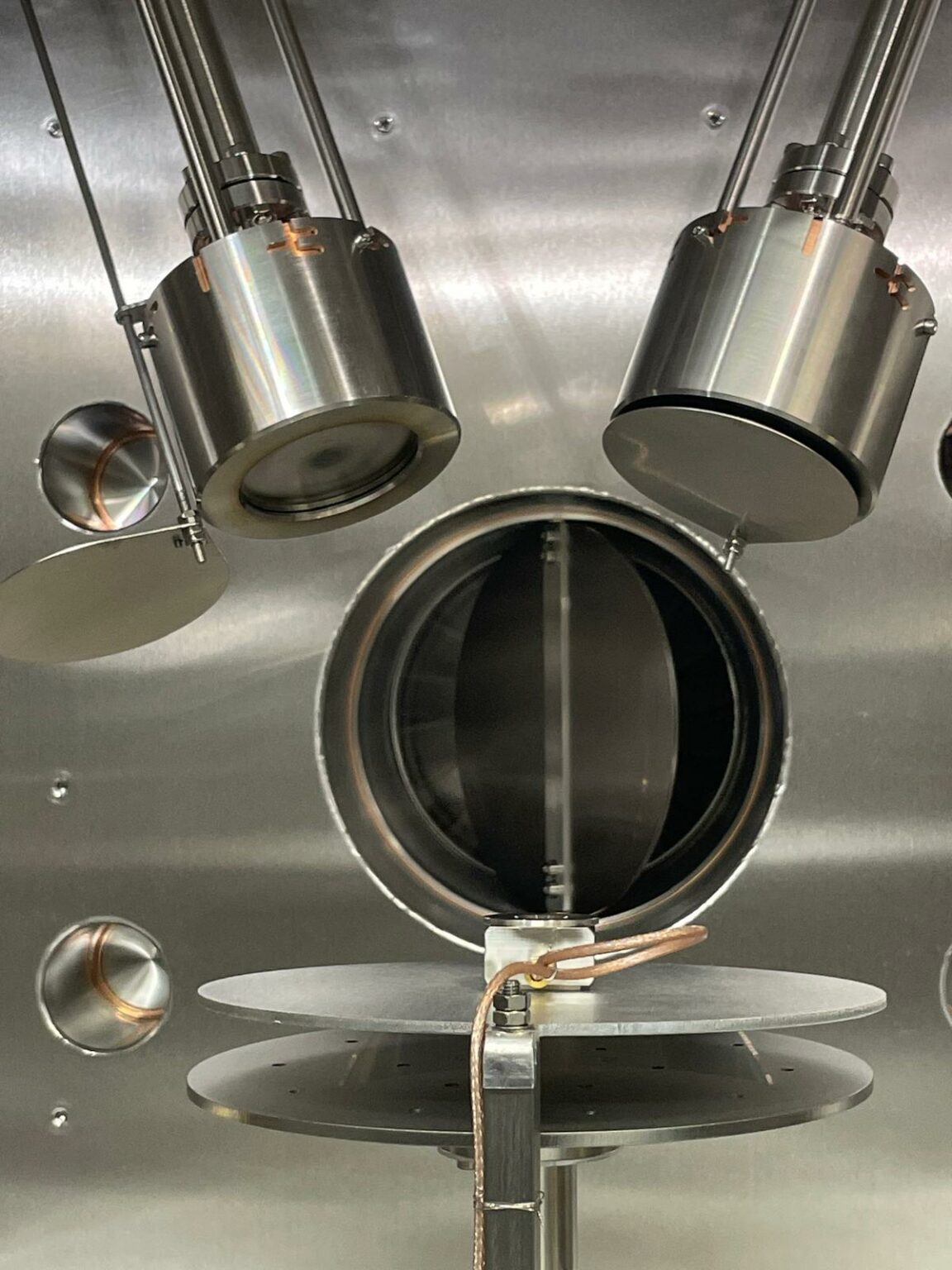 Magnetron sputtering vs RF sputtering: What's the difference? - NikaLyte