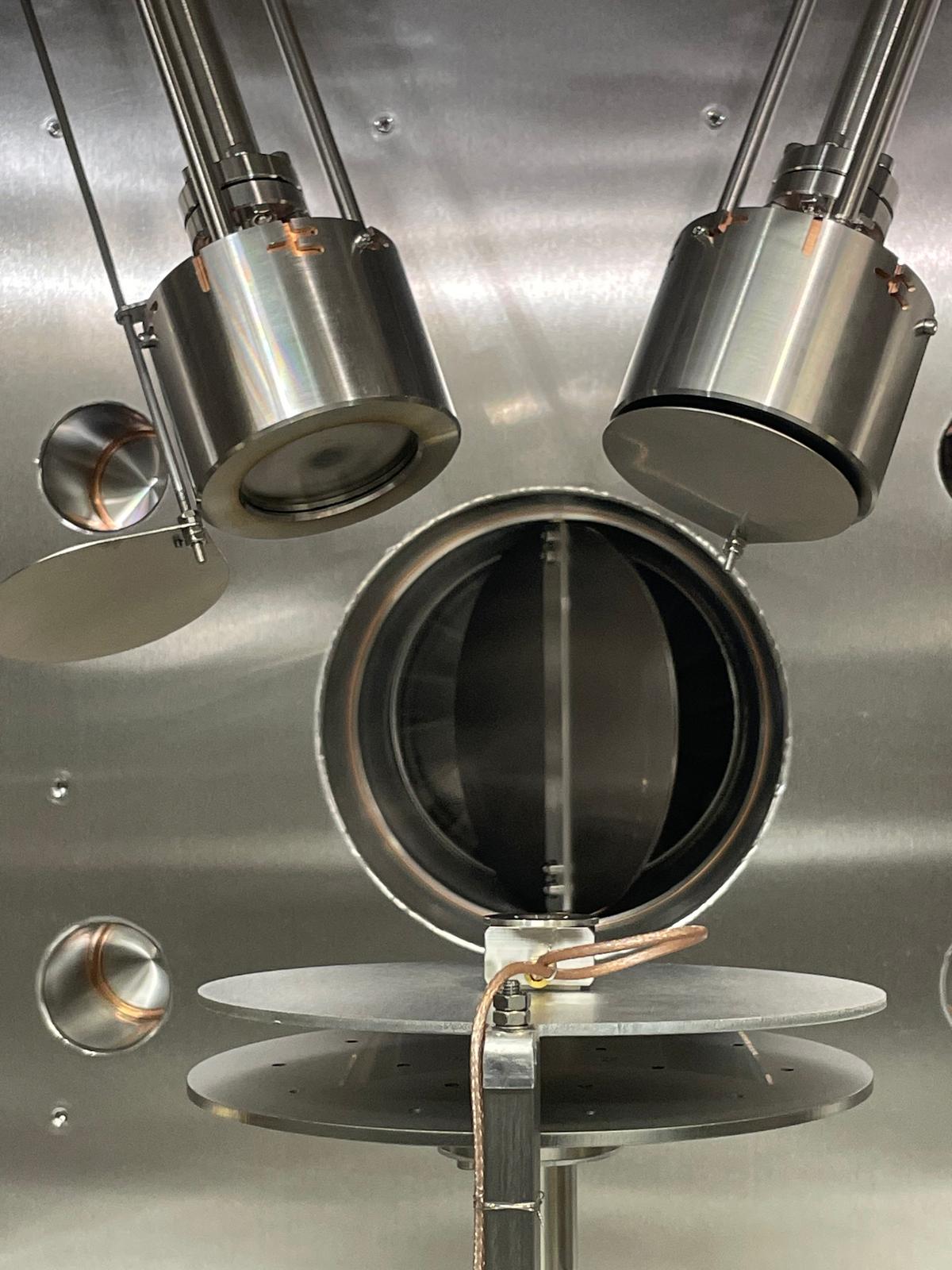 Magnetron sputtering vs RF sputtering: What's the difference? - NikaLyte